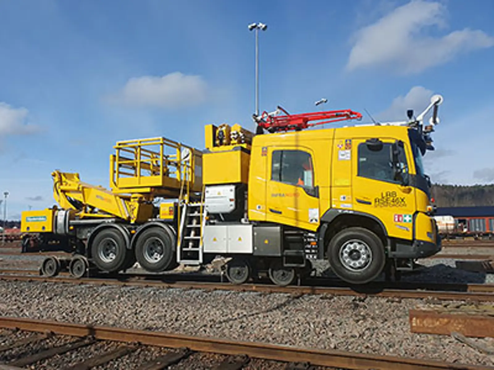 Infranord maskin - Tvåvägsfordon